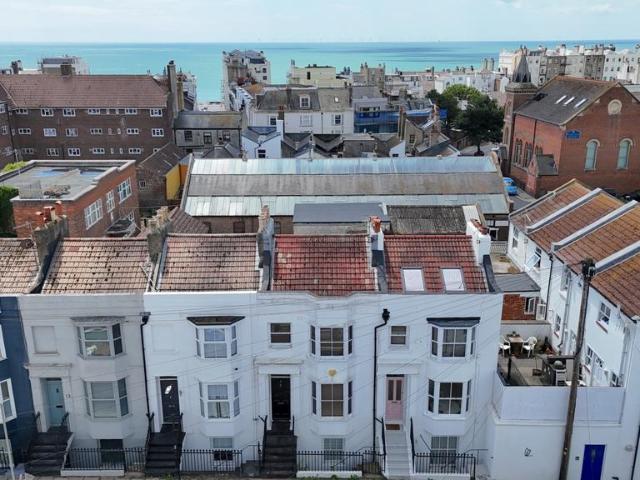 4 bedroom terraced house to rent