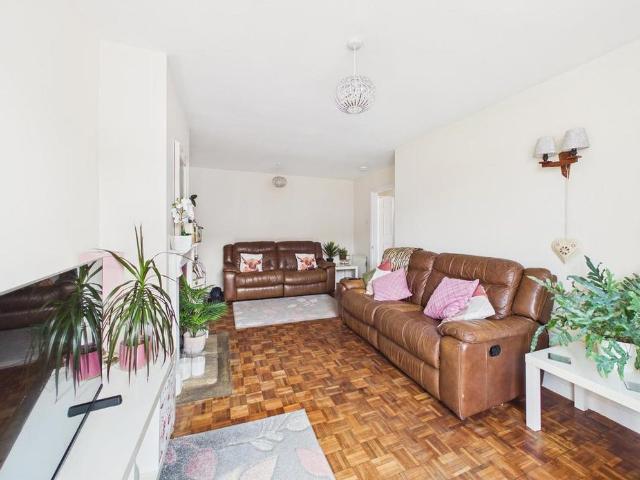 4 bedroom terraced house to rent