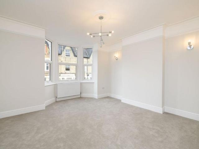 4 bedroom terraced house to rent