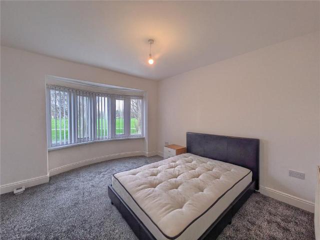 4 bedroom terraced house to rent