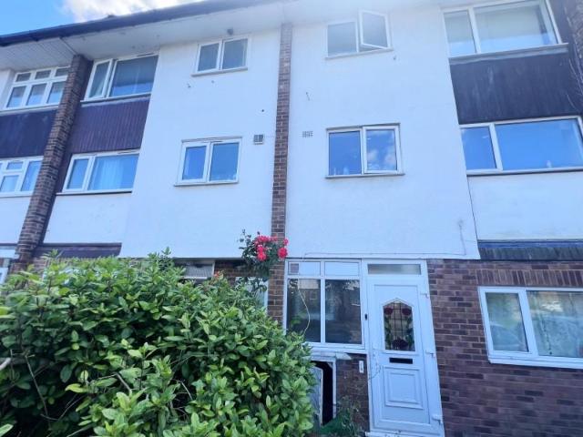 4 bedroom terraced house to rent