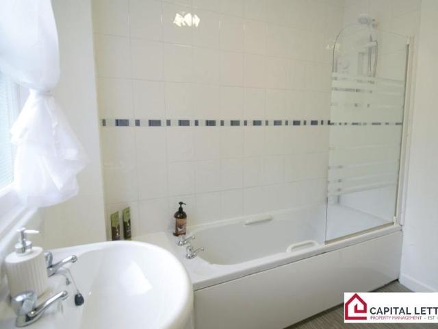 4 bedroom terraced house to rent