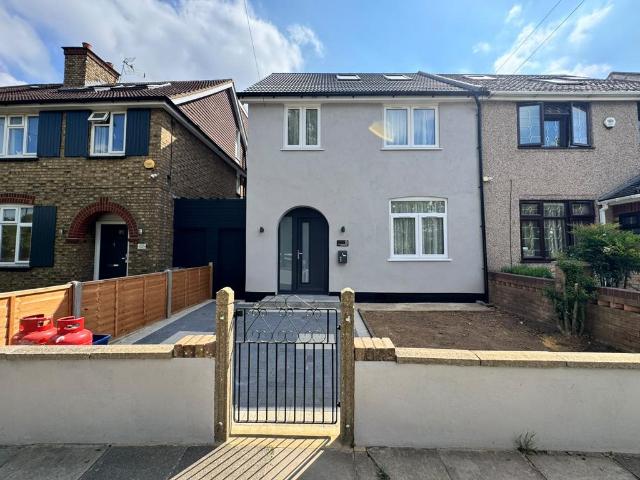 4 bedroom semi detached house to rent