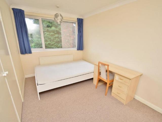 4 bedroom terraced house to rent