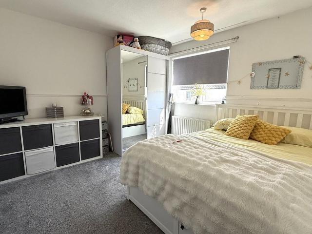 4 bedroom terraced house to rent