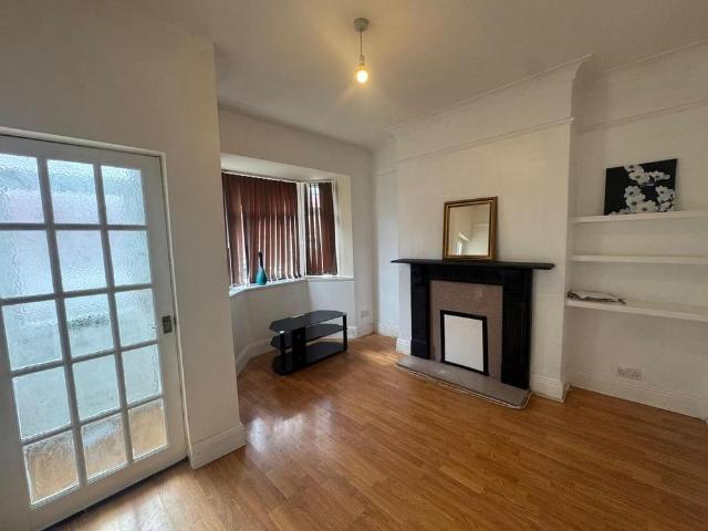 4 bedroom terraced house to rent