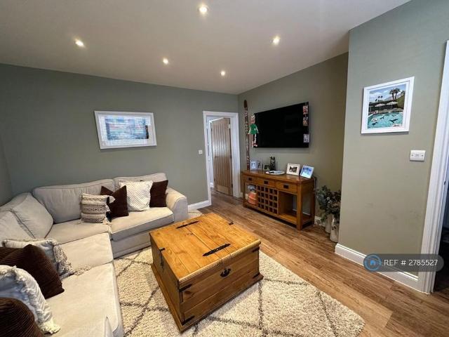4 bedroom terraced house to rent
