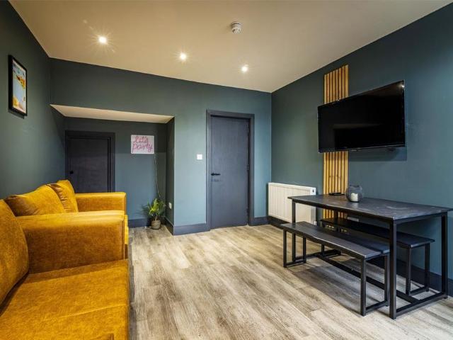4 bedroom terraced house to rent