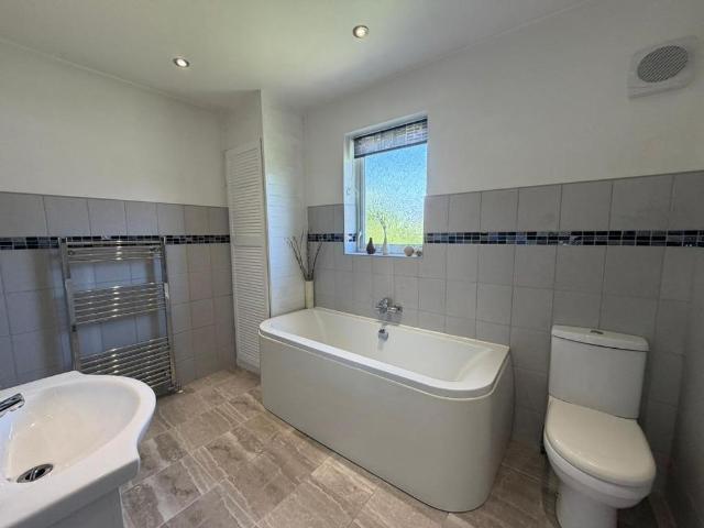 4 bedroom terraced house to rent