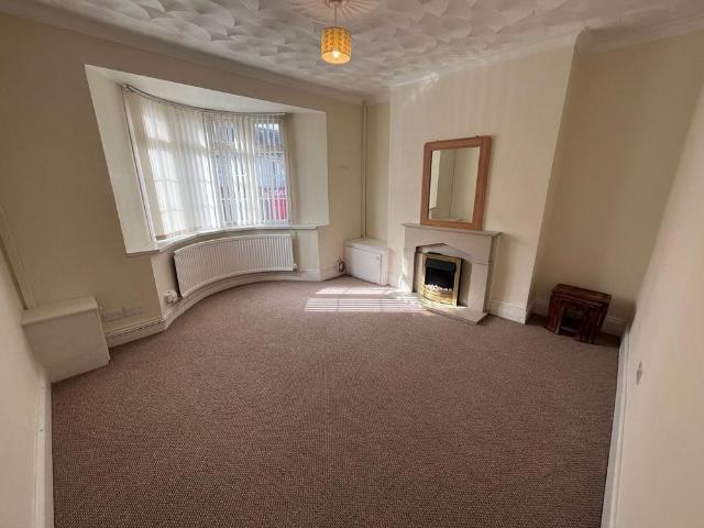 4 bedroom terraced house to rent