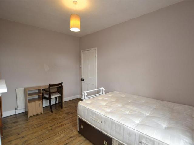 4 bedroom terraced house to rent