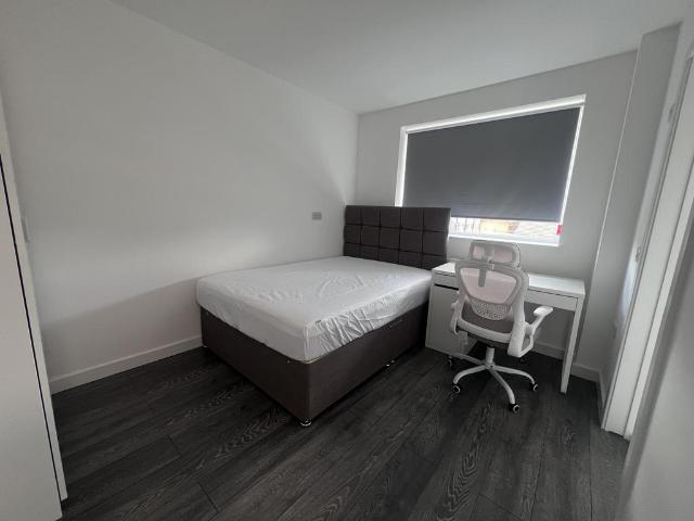 4 bedroom terraced house to rent