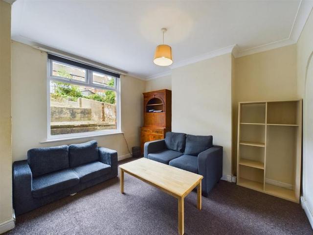 4 bedroom terraced house to rent