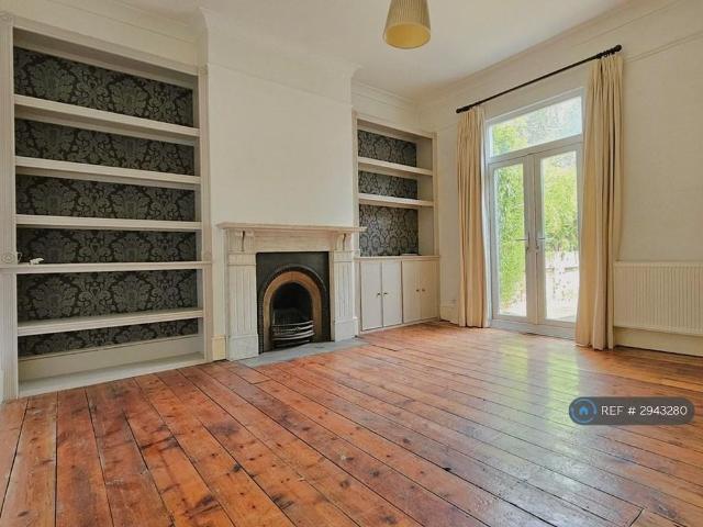 4 bedroom terraced house to rent