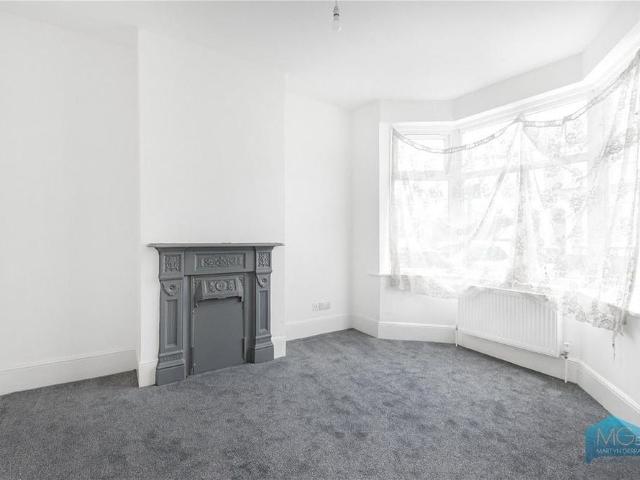 4 bedroom terraced house to rent