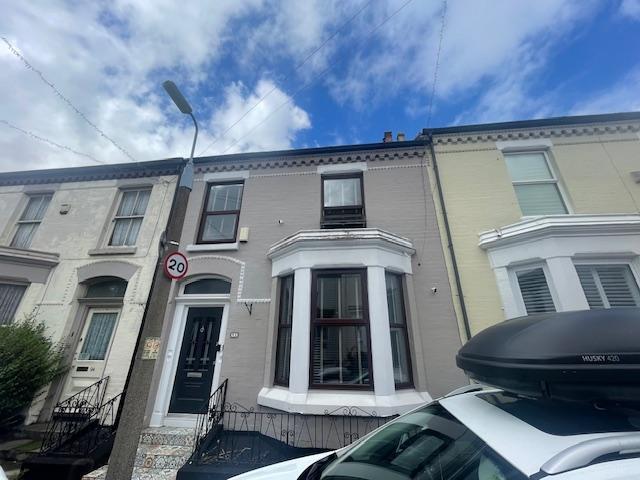 4 bedroom terraced house to rent