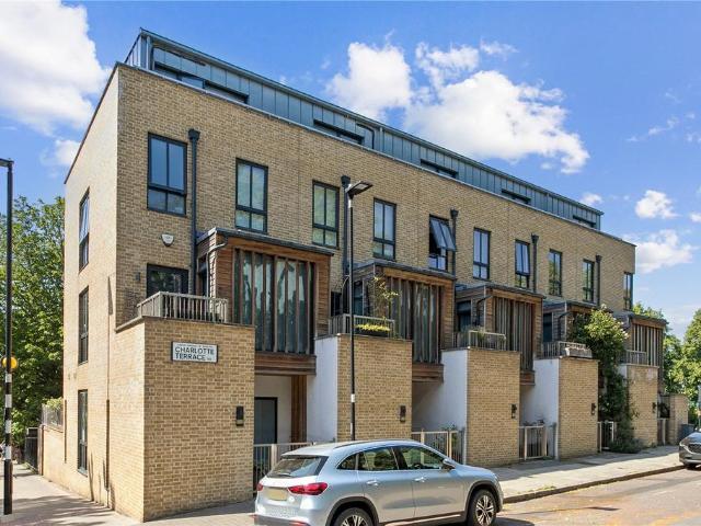 4 bedroom terraced house to rent