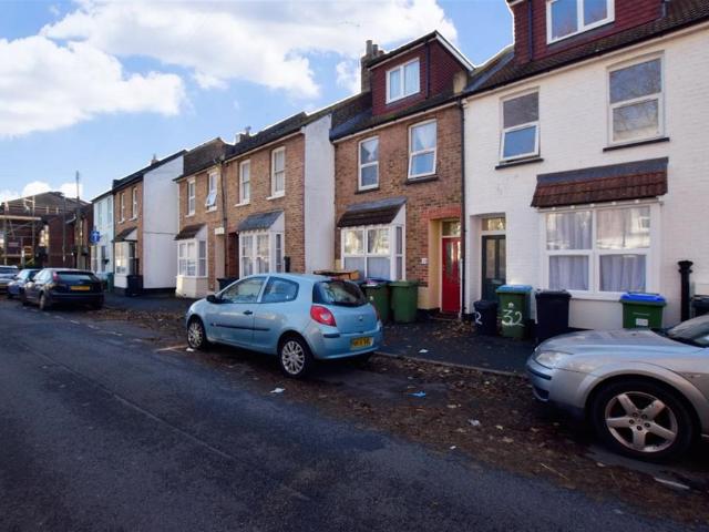 4 bedroom terraced house to rent