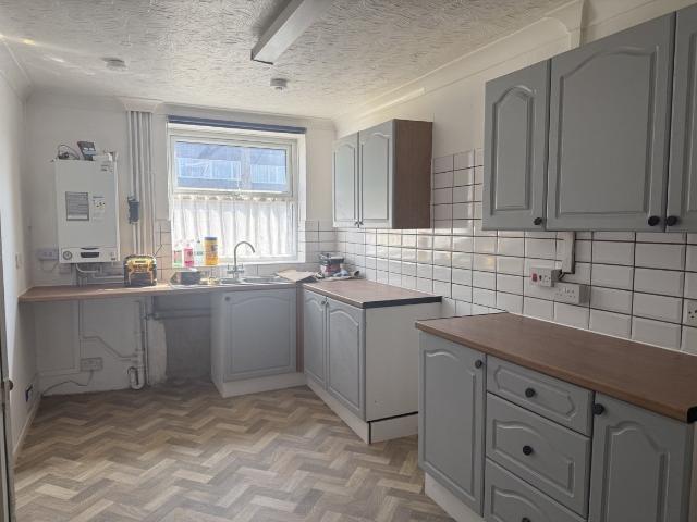 4 bedroom terraced house to rent