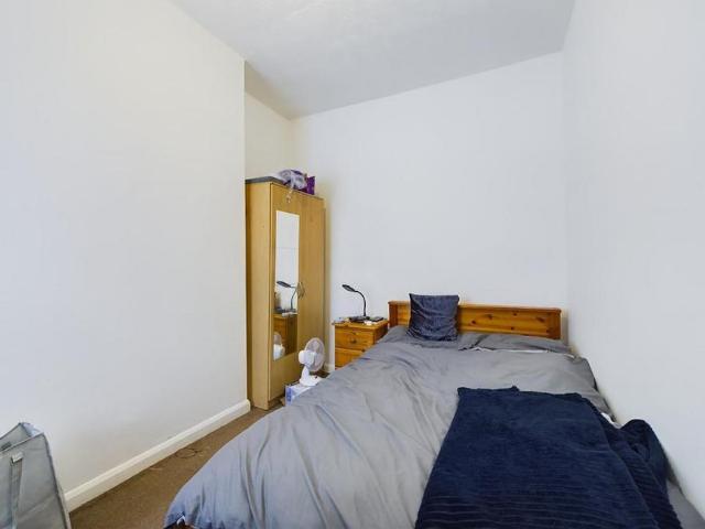 4 bedroom terraced house to rent