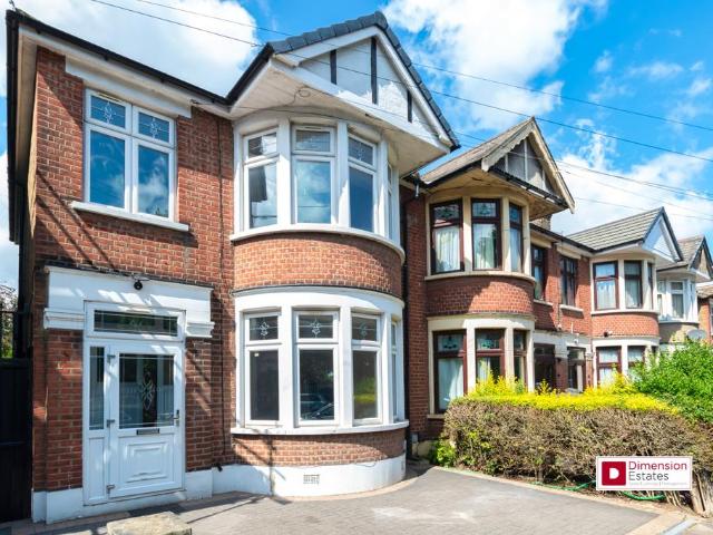 4 bedroom terraced house to rent