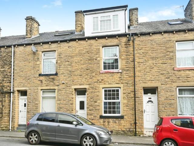 4 bedroom terraced house to rent