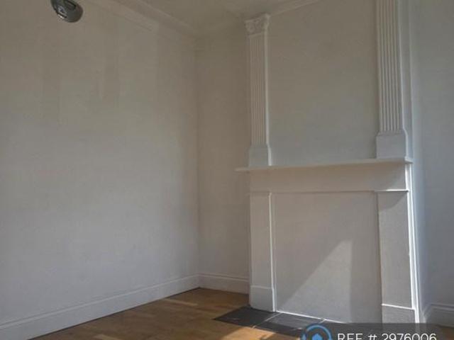 4 bedroom terraced house to rent