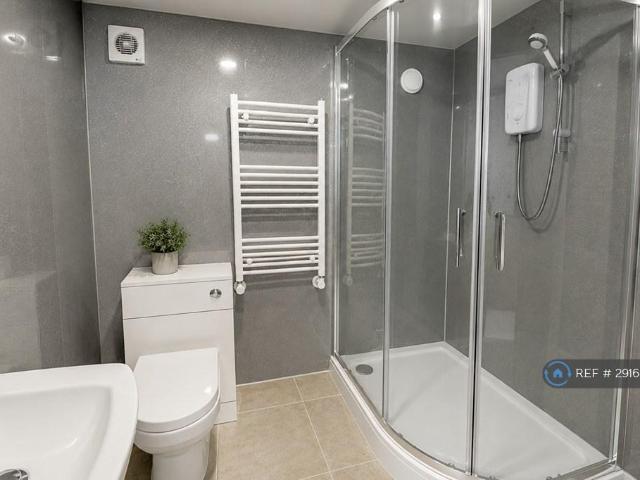 4 bedroom terraced house to rent