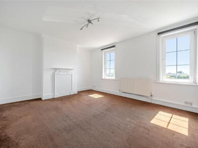 4 bedroom terraced house to rent