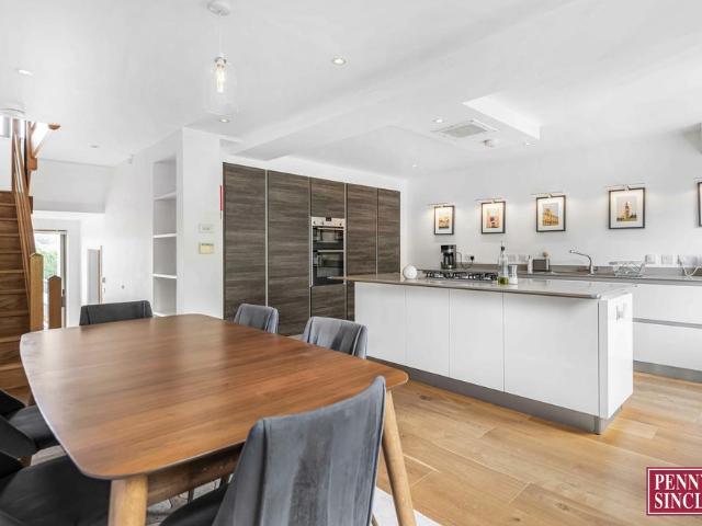 4 bedroom terraced house to rent