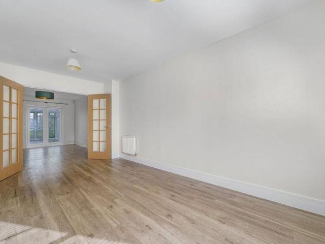 4 bedroom terraced house to rent