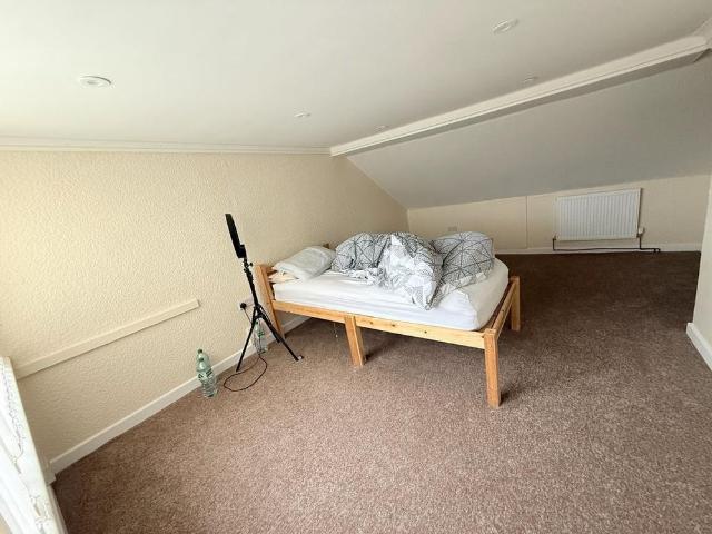 4 bedroom terraced house to rent