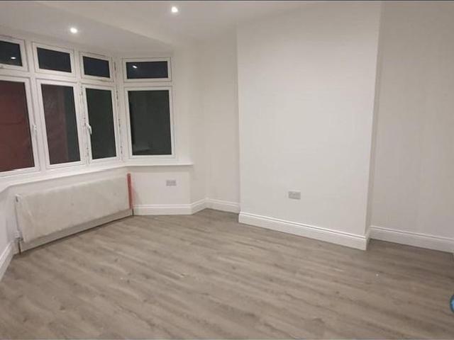 4 bedroom terraced house to rent