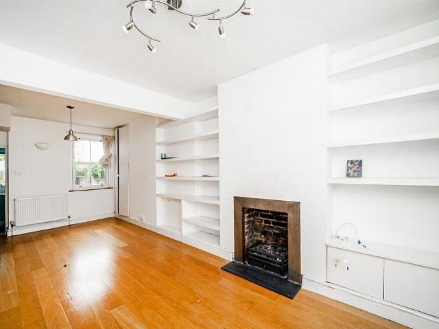 4 bedroom terraced house to rent