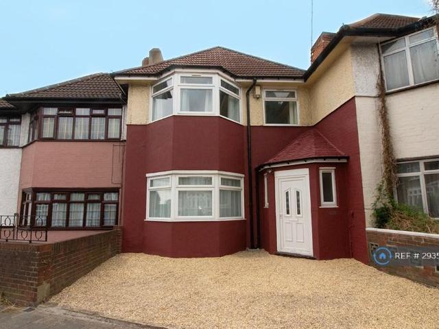 4 bedroom terraced house to rent