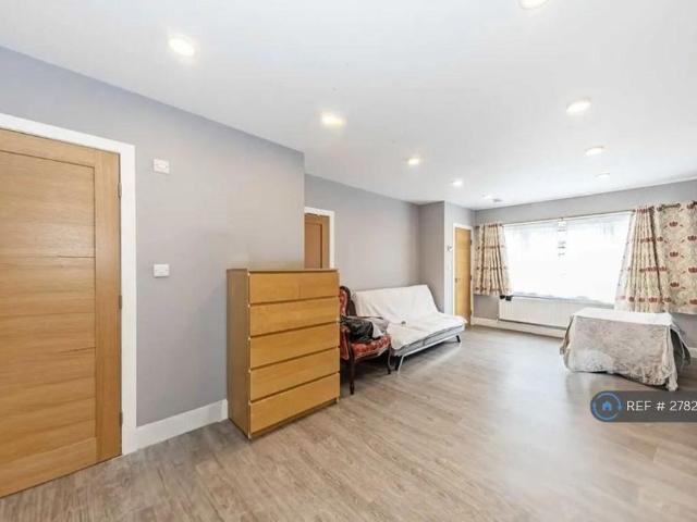 4 bedroom terraced house to rent