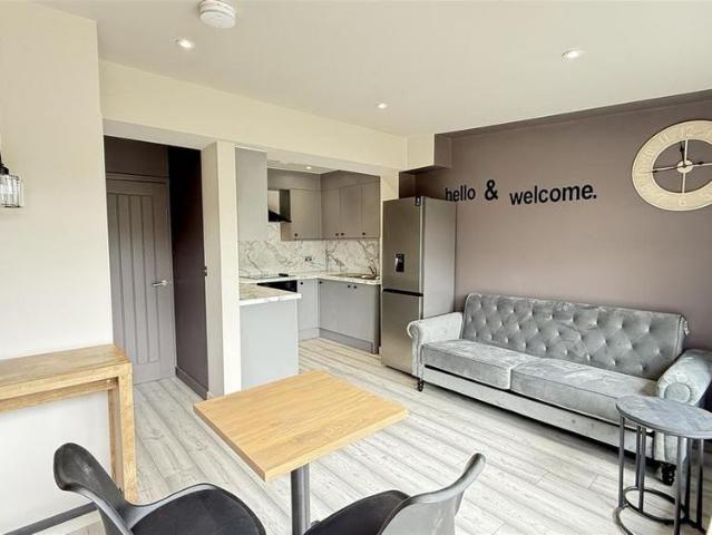 4 bedroom terraced house to rent