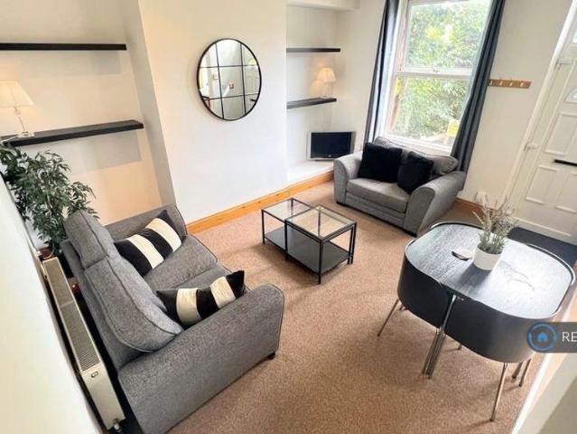4 bedroom terraced house to rent