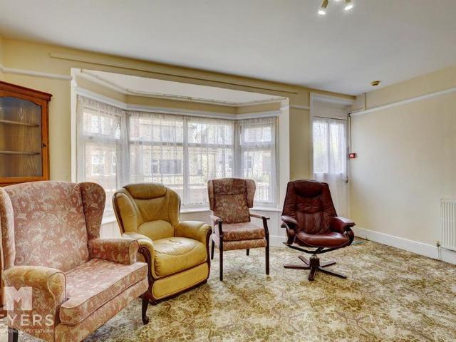 4 bedroom terraced house to rent
