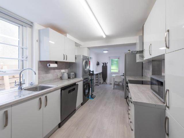 4 bedroom terraced house to rent