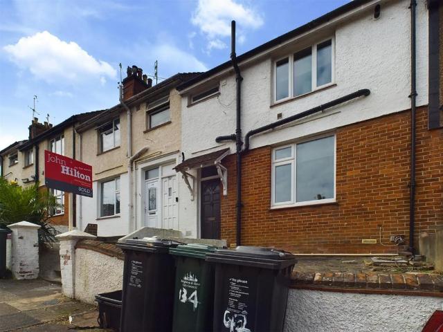 4 bedroom terraced house to rent