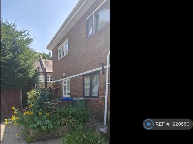 4 bedroom terraced house to rent