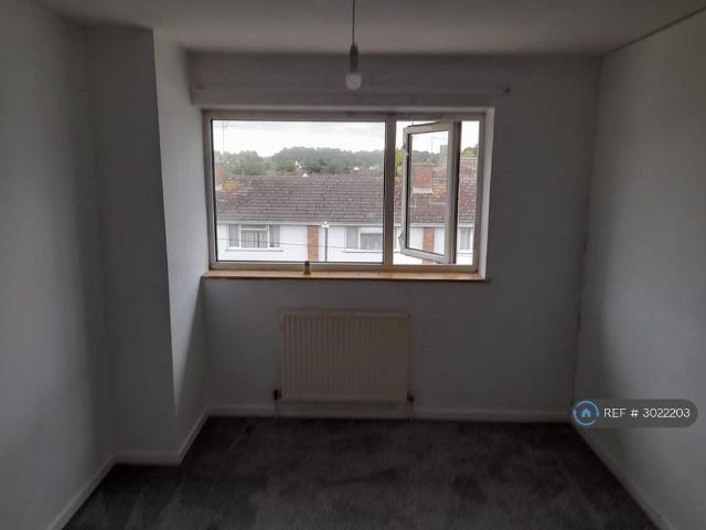 4 bedroom terraced house to rent
