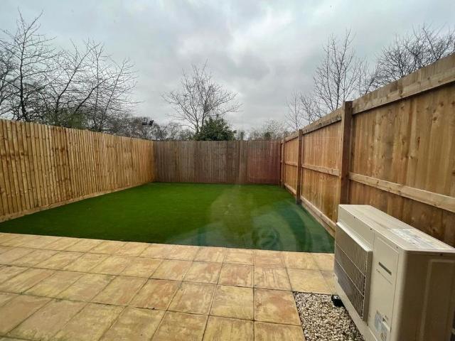4 bedroom terraced house to rent
