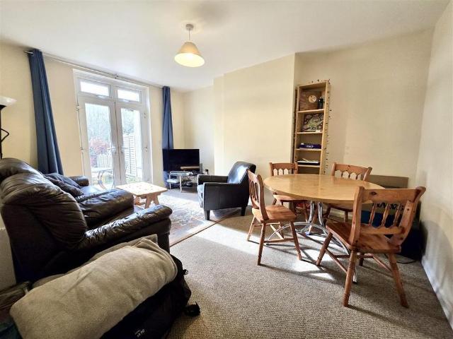 4 bedroom terraced house to rent