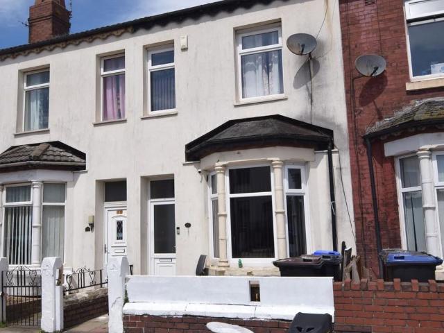 4 bedroom terraced house to rent