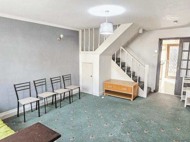 4 bedroom terraced house to rent