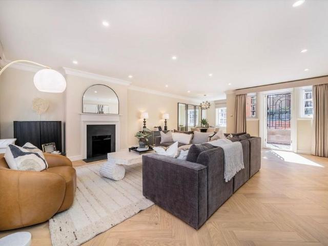 4 bedroom terraced house to rent
