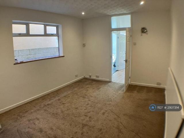 4 bedroom terraced house to rent