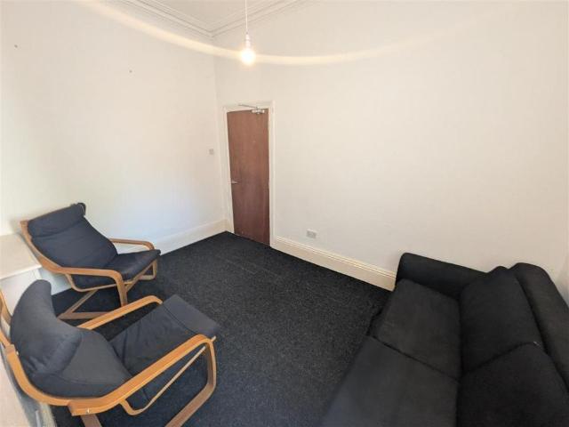 4 bedroom terraced house to rent